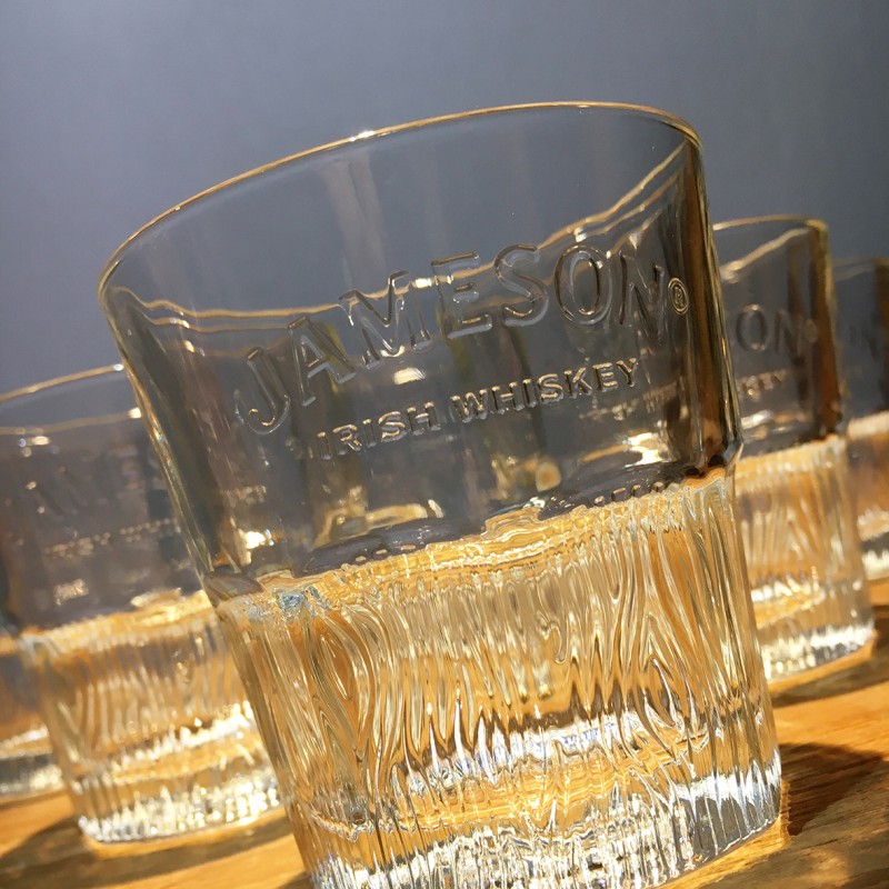 Glas Jameson on the rocks model 2