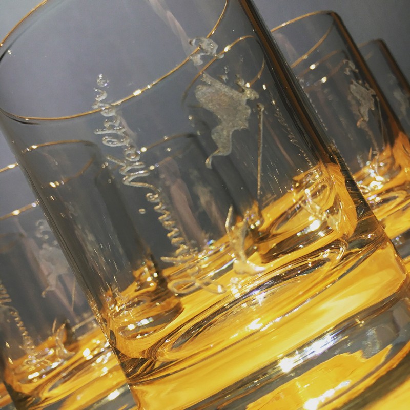 Glass Johnnie Walker on the rocks model 11