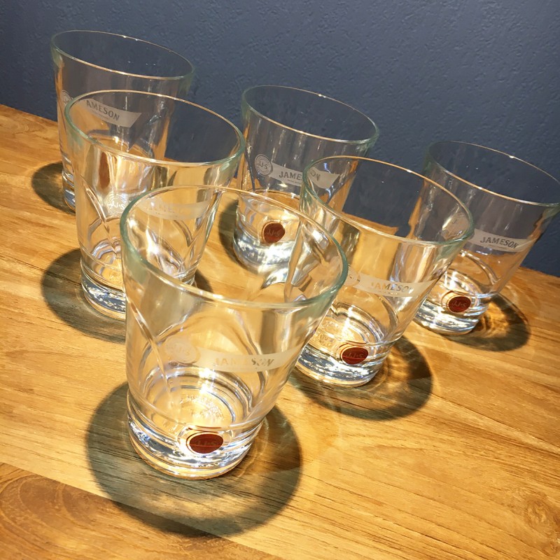 Glass Jameson on the rocks model 3