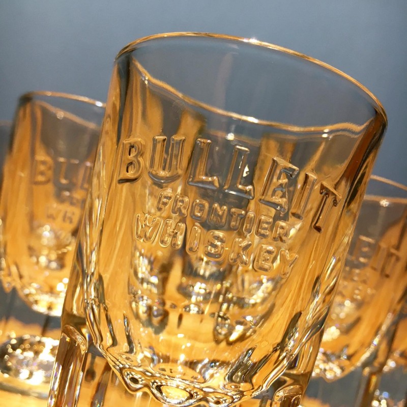 Glass Bulleit Bourbon