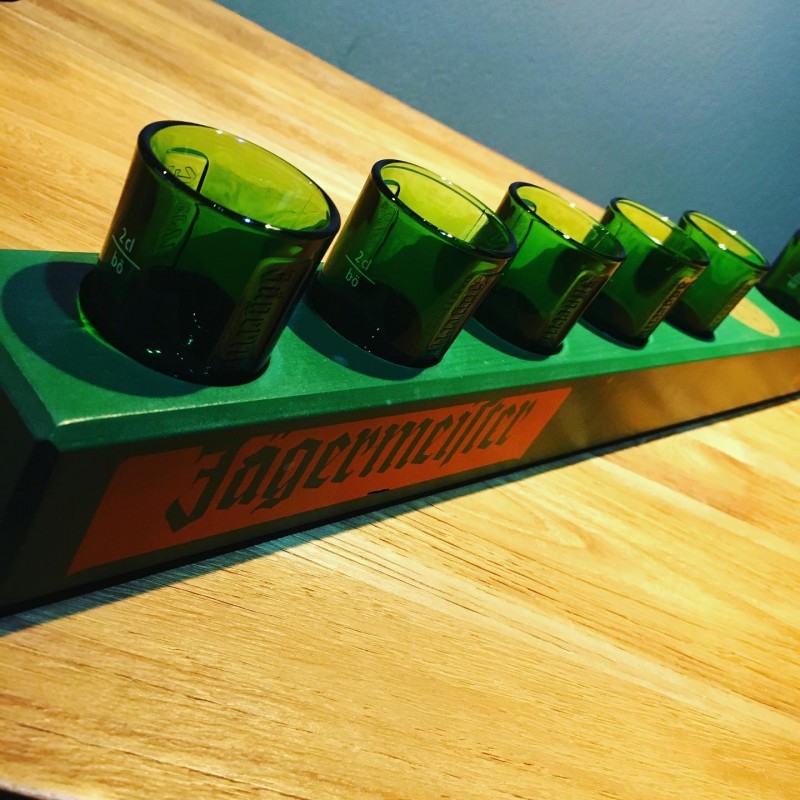 Lot mètre de shooters Jägermeister + 10 shooters